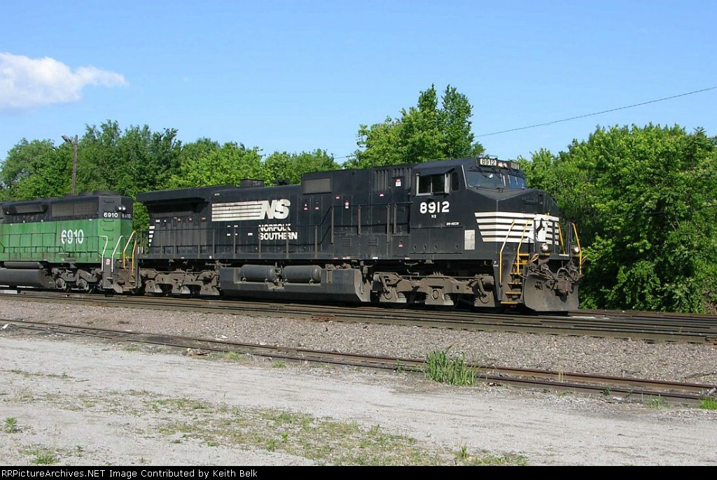 NS 8912